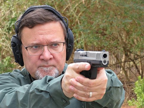 Smith & Wesson SV40 VE Review - Gun Tests